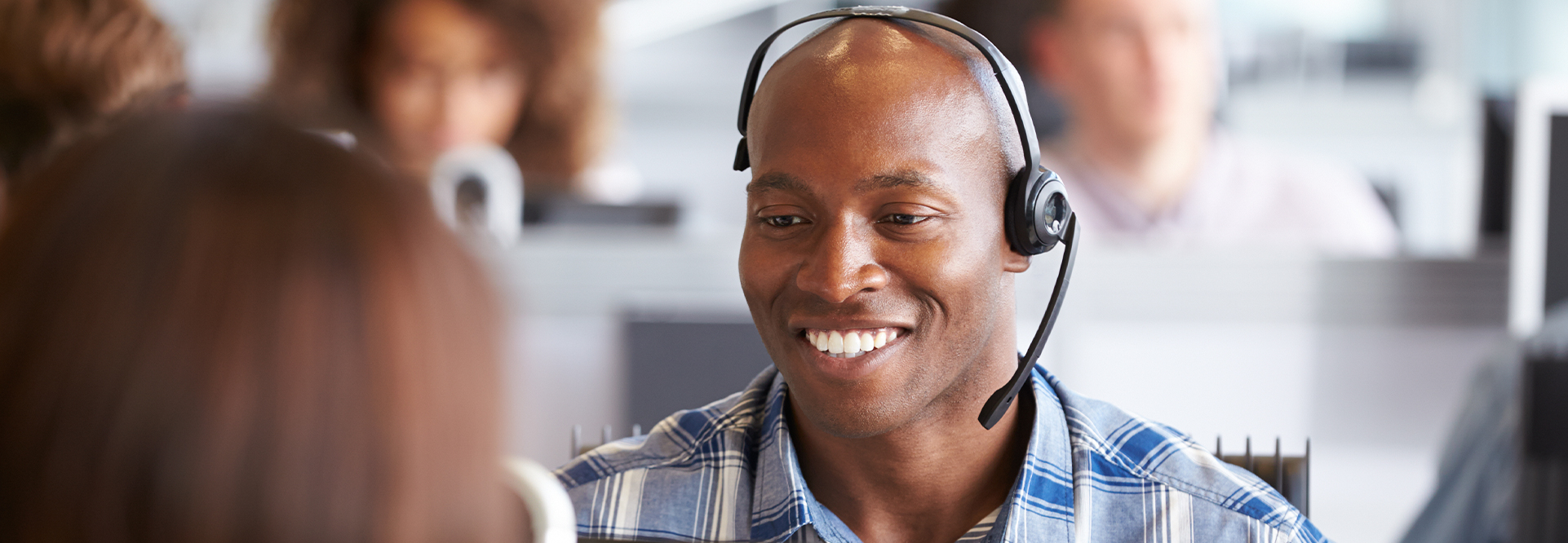 What is the Difference Between a BPO and a Call Centre? - Rewardsco
